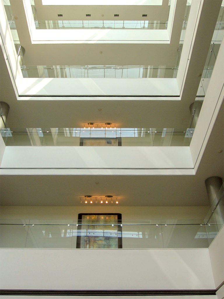CASE 4: Horizontal (Floor) Shutter | McKEON